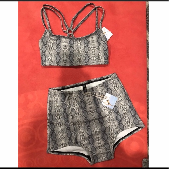 Onzie | Tops | Nwt Onzie Retro Hot Yoga Set | Poshmark